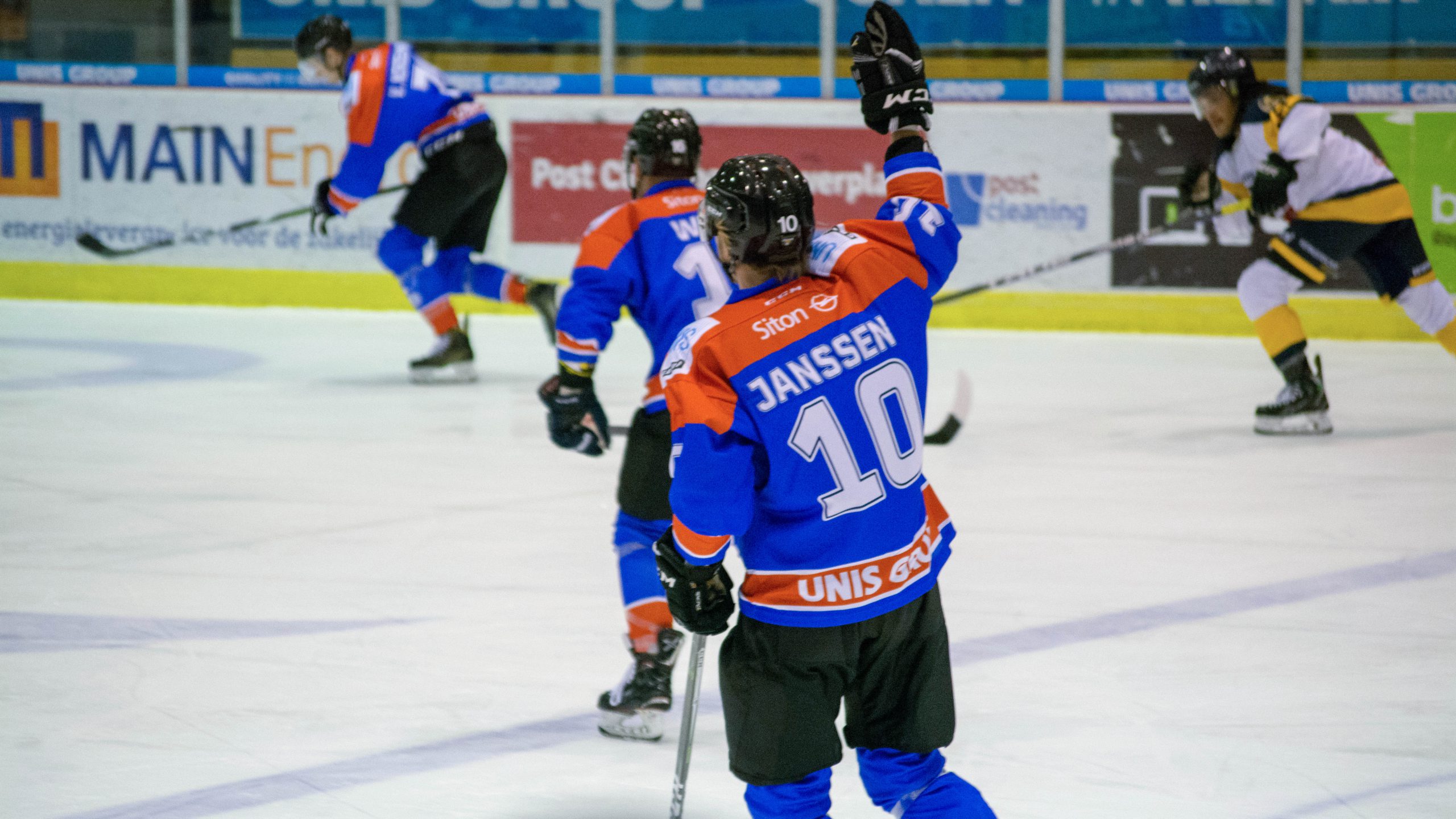 UNIS Flyers werkt langzaamaan toe naar bekerfinale - UNIS Flyers
