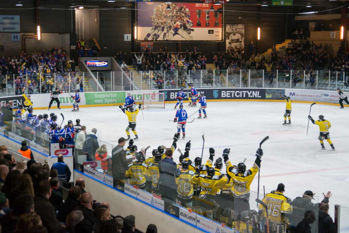 UNIS Flyers wint eerste wedstrijd in halve finale serie - UNIS Flyers