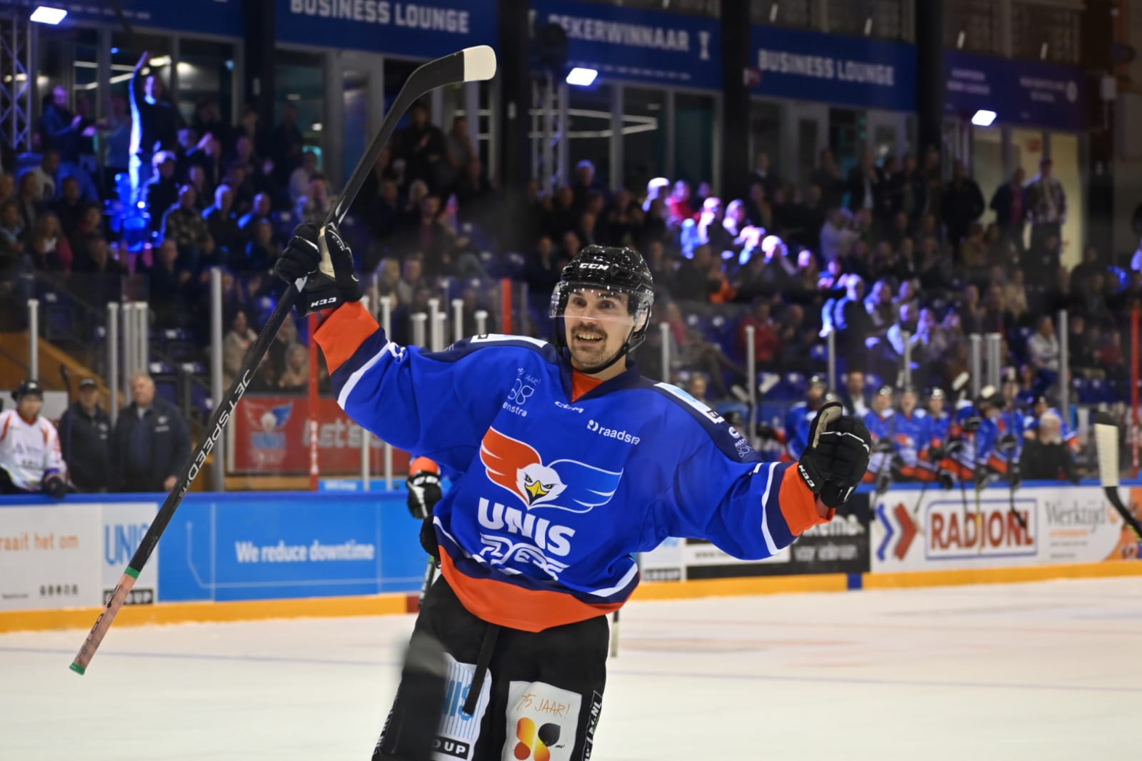 UNIS Flyers op voorsprong in halve finale strijd - UNIS Flyers